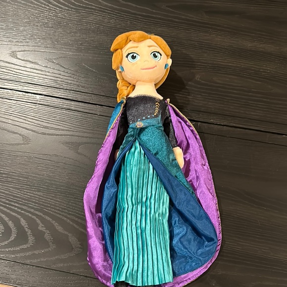Disney | Toys | Disney Store Frozen 2 Queen Anna Princess Plush Toy ...